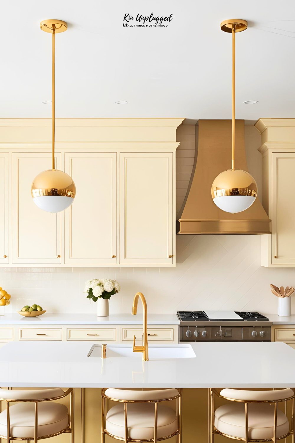 22 Stunning Cream and gold kitchen designs